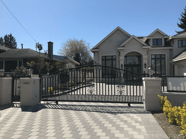 Telescopic Sliding Gate Pulley System | Home Improvement, Furniture ...